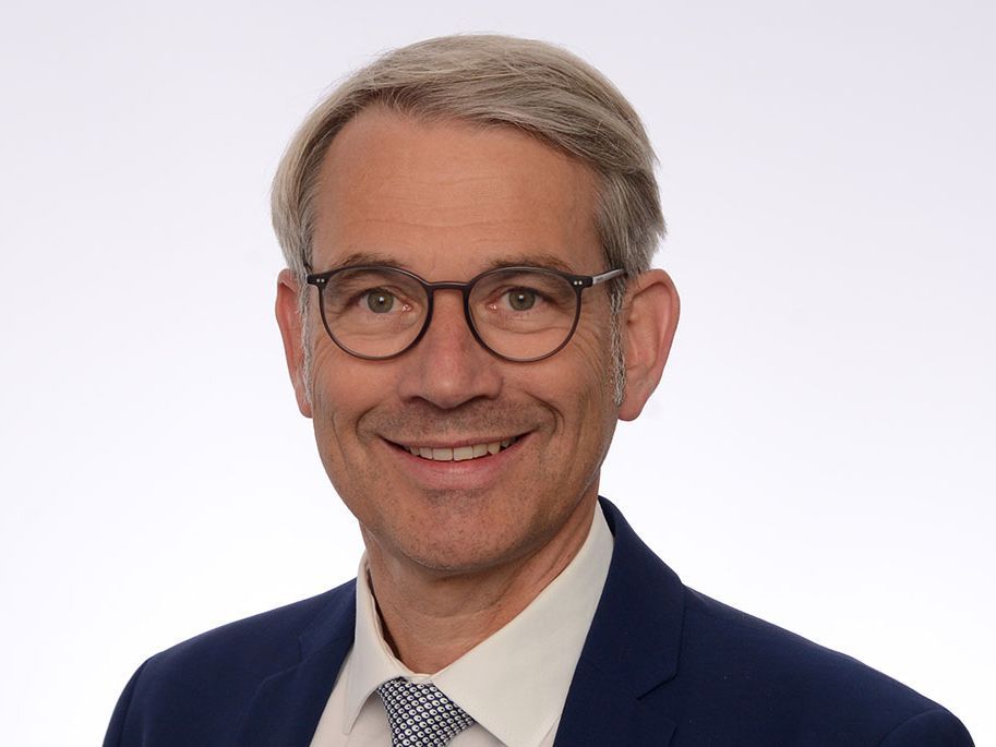 Ansprechpersonen - Krankenhaus Mara